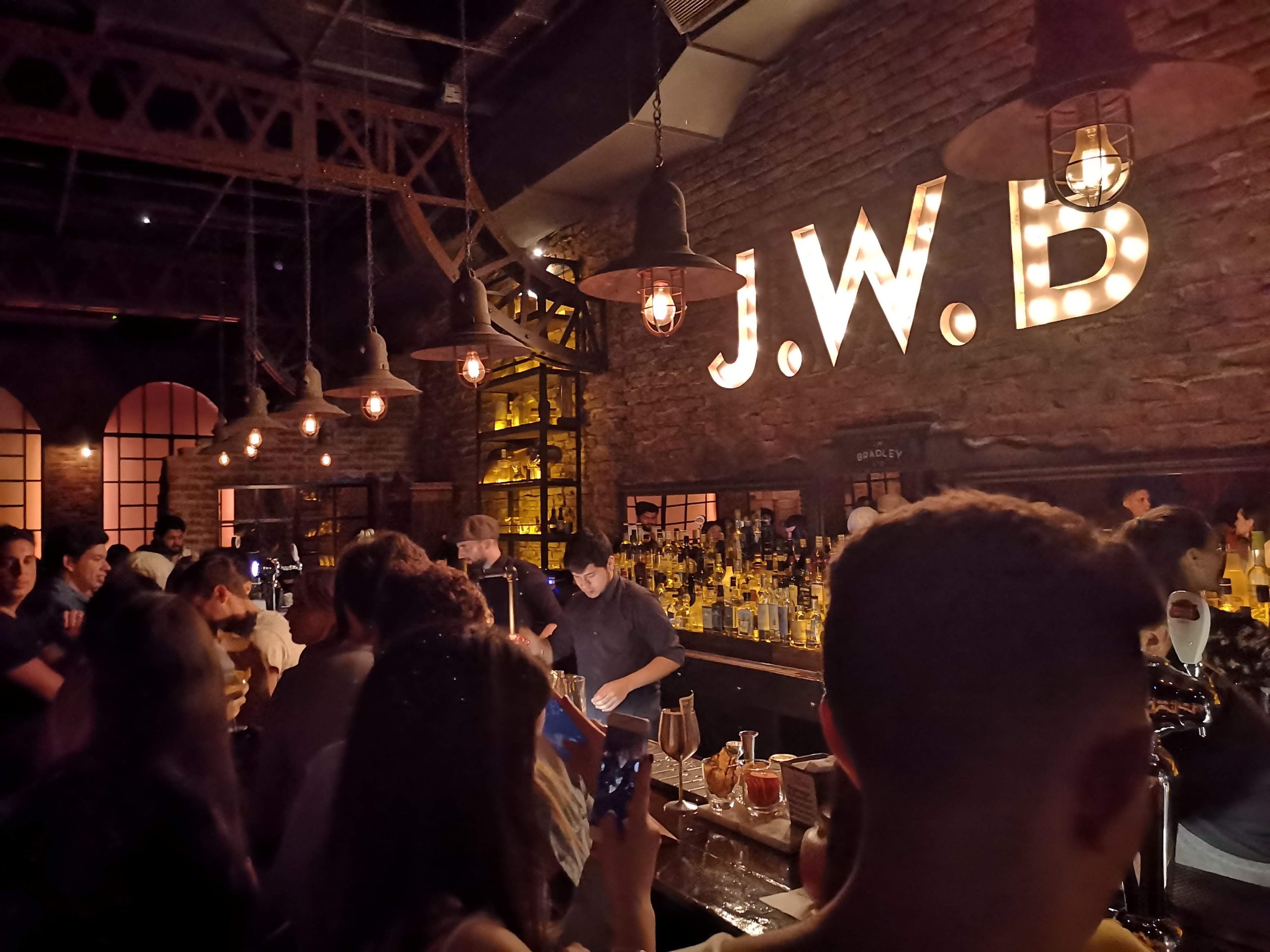 Equipamiento de Calvac: Herramientas Esenciales para un Bar de Éxito ...